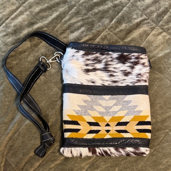 Bags | Pendleton Wool Cowhide Stylish Black And Yellow Patterned Womens ...